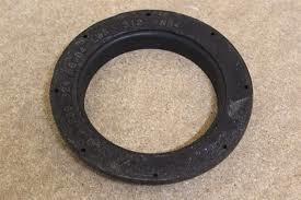 China Mercedes VITO 6393240684 Chassis Parts Rubber Spring Pad for sale