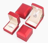 China Customized Luxury Led Jewelry Box Personalized Logo 60*65*50mm Size Sample Time 7days for sale