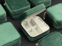 China Green Velvet Travel jewelry box organizer jewelry box women gift velvet jewelry box for sale