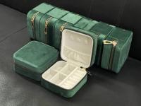 China Green Velvet Travel jewelry box organizer jewelry box women gift velvet jewelry box for sale