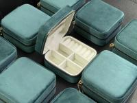 China Blue Velvet Travel jewelry box organizer jewelry box women gift velvet jewelry box for sale
