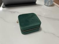 China Blue Velvet Travel jewelry box organizer jewelry box women gift velvet jewelry box for sale