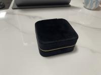 China Black velvet Travel jewelry box organizer jewelry box women gift velvet jewelry box for sale