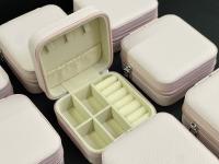 China Pink Travel jewelry box organizer jewelry box women gift Pu jewelry box for sale