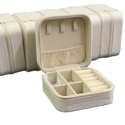 China Beige Travel jewelry box organizer jewelry box women gift Pu jewelry box for sale