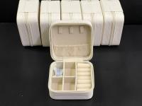 China Beige Travel jewelry box organizer jewelry box women gift Pu jewelry box for sale