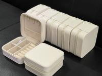 China Beige Travel jewelry box organizer jewelry box women gift Pu jewelry box for sale