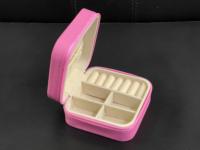 China Jewelry Box Material Leather Magenta Travel Women's Pu Organizer Box for Women's Gift for sale