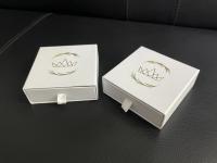 China Express Shipping Customized White Paper Drawer Jewelry Box and Super Fiber Pouches for sale