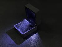 China Sample Time 7 Days Luxury Black LED Earring Box with Plastic Box Velvet and Sponge for sale