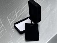 China Black velvetJewelry box for Pendant Box for luxury jewelry packaging for sale