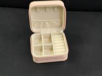 China Apricot Travel jewelry box organizer jewelry box women gift Pu jewelry box for sale