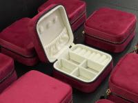 China Blush Velvet Travel jewelry box organizer jewelry box women gift velvet jewelry box for sale