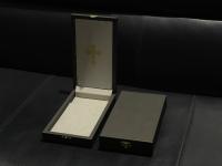 China Customized Luxury PU Leather Jewelry Packaging Box OEM Leather Jewellery Case Travel Ice Jewelry Box Small Cow Hide Leather Box for sale