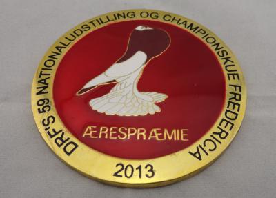 China Custom Imitation hard enamel Transparent Badge, Zinc Alloy Souvenir Badges with Gold Plated for sale