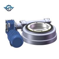 China Enclosed IP66 CE Certified Electric Slew Drive With Compact Design And Self Locking Feature for sale