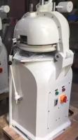 China Wire Cut Commercial Dough Divider Rounder 340KG 1.1kw Dough Ball Rounder Machine for sale