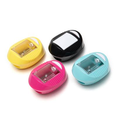 China Kid Safe Manual Plastic Pencil Sharpener Non Toxic for sale