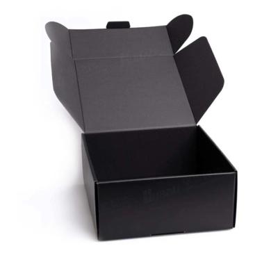 China Printed Brand Clothing Paper Gift Packaging Box , Corrugated Folding Shipping Mailer Boxes for sale