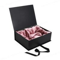 China ODM PMS Clothes Packaging Box Apparel Paper Cardboard Box Foil Stamping for sale