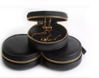 China Minimalist PU Leather Box QC Mini Jewelry Box With Zipper Deboss for sale