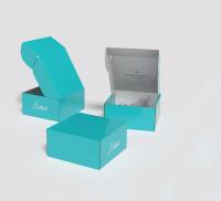 China Folding Clothes Packaging Box Varnishing Paperboard Packaging Paper Boxes for sale