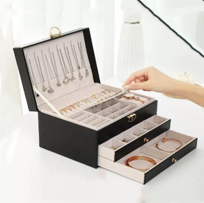 China Greaseproof Leather Jewelry Packaging Box Varnishing Recyclable for sale