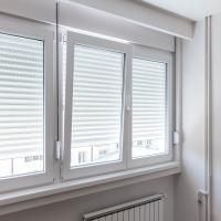 China KDSBuilding Upvc Hurricane Impact Double Glazed Clear Pvc Vinyl Replacement Tilt And Turn Window for sale