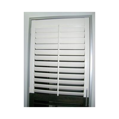 China Timber Vertical Louvered Shutters Blackout Blind Jalousie For Windows for sale
