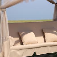 China Outdoor Metal Patio Swings Bed with Mosquito Net Customized 4 Seater Double Roof for sale