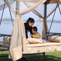 China Outdoor Metal Patio Swings Bed with Mosquito Net Customized 4 Seater Double Roof for sale