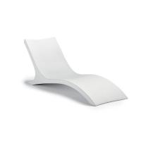 China Hotel Beach Daybed Sunbed Plastic Chaise Lounge with Waterproof Design and Mail Packing for sale