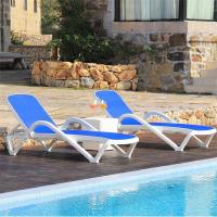 China Outdoor Furniture Contemporary Design Style Sun Lounger for Leisure Beach Chair Needs for sale