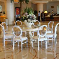 China Metal Core Piping Structure Resin Gold Chiavari Chairs for Classic Wedding Decoration for sale