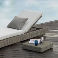 China Modern Design Hotel Pool Sun Lounger Outdoor Rattan Beach Lounge with Mail Packing for sale