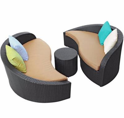 China Outdoor Furniture Resin Rattan Sun Lounger Perfect for Relaxation in Garden or Beach for sale