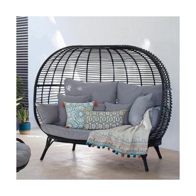 China Mail Packing N PE Wicker Sun Bed Outdoor Lounger Bed for Hotel Pool and Beach Furniture for sale