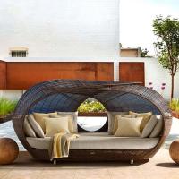 China Outdoor Garden Sunbed Wicker Daybed with 10cm Thick Cushion and Aluminum Frame for sale