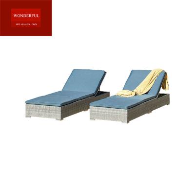 China Aluminum Frame Outdoor Pool Sunbed and Round Coffee Table Set for Patio Relaxation for sale