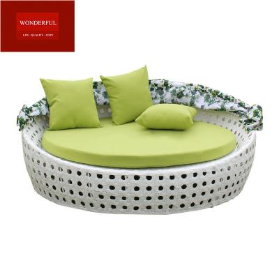 China Outdoor Sun Lounger Beach Chair Color Optional Rattan Daybed for Beachfront Living for sale