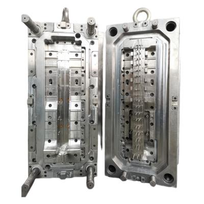 China Hot Runner System 5 Drop Automotive Plastic Injection Moulding H11 Hardened for sale