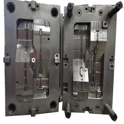 China Glossy Automotive Plastic Injection Mold 1000000-1500000 Shots for sale