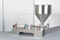 China Semi Automatic Liquid Filling Machine 100-1000ml 220V for Beverages Cosmetics for sale
