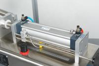 China Semi-Automatic Electric Double Head Paste Filling Machine For Juice Beverage for sale