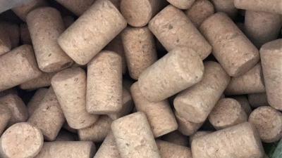 China 24x44mm Wine Cork Stopper & Champagne Cork Agglomerated Natural Cork Material for sale