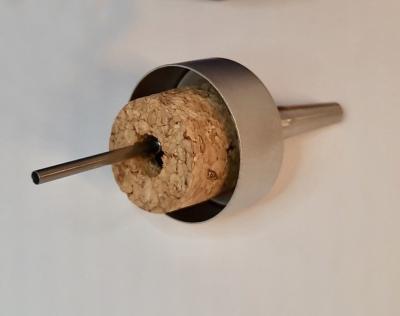 China 304 Stainless Steel Oil Pourer Spout with Cork Stopper for 38mm Bottle Neck for sale