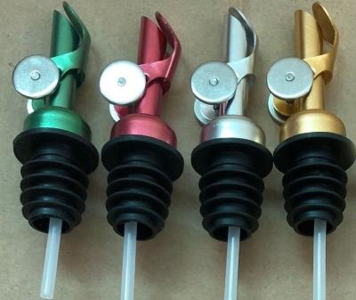 China Stainless Steel Oil Pour Spouts Upgrade Liquor Pourer 750ml Silver Golden for sale