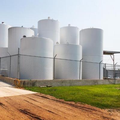 China Vertical Industrial Crude Oil / Diesel Fuel / Heavy Fuel Oil Storage Tank 300 M3-10000 M3 for sale