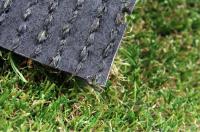 China 140 Stitches/M Hybrid Artificial Grass with 25mm Pile Height and SBR Latex Adhesive for Realistic Appearance in Gardens for sale