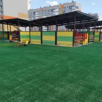 China 200 Stitches/M Tennis Artificial Turf with 20mm Pile Height in Durable Polyethylene Material for sale